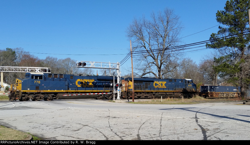 CSX 778 (ES44AC-H)